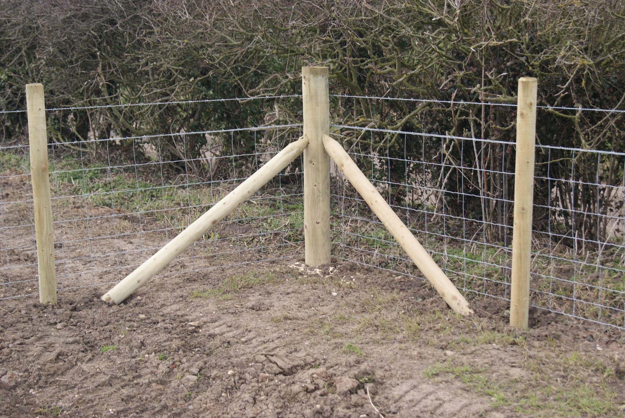 Fencing Supplies - Stock Fencing - Wealden Oak